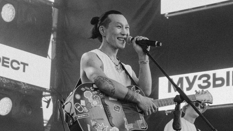 Kazakh R&B musician "Darkhan Juzz" dies at 85 - TuraNews