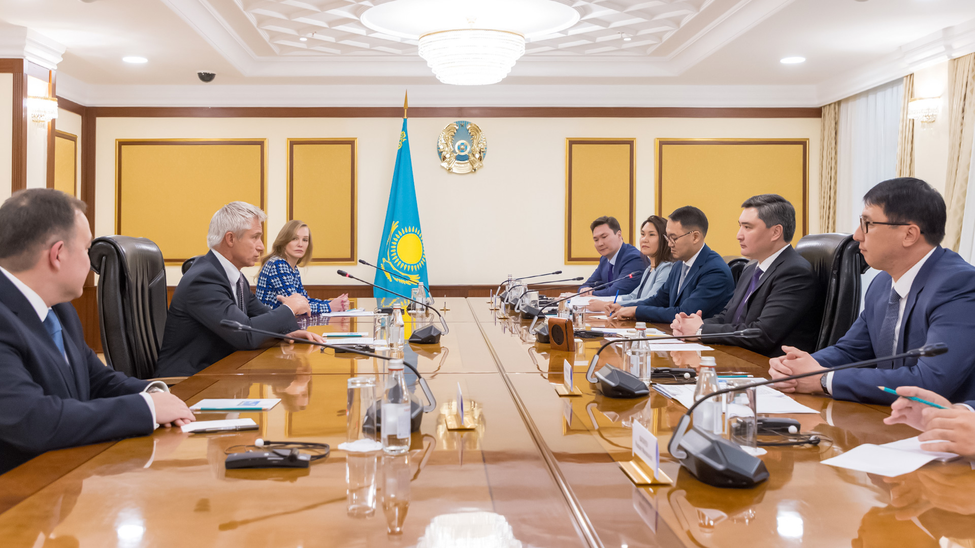 Prime Minister Olzhas Bektenov Meets with PepsiCo President David ...